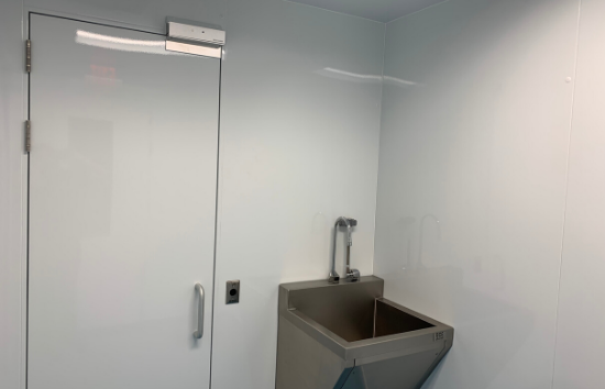 Cleanroom ISO 7 for Pharmacy Compounding | Mecart Case Study